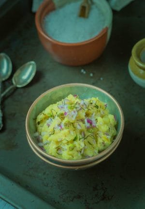 Aloo Bharta - Indian style mashed potatoes • The Magic Saucepan